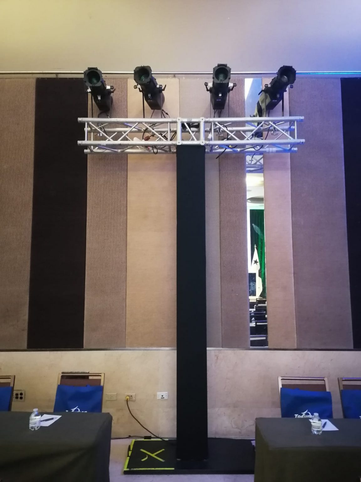 Luces Spot Ellipsoidal (Leko) – Audico Galería